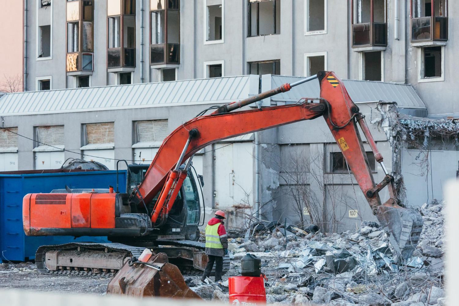Different Demolition Methods and Their Benefits for Construction Project